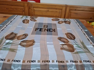 Foulard Fendi ⇒ Confronta Prezzi e Offerte
