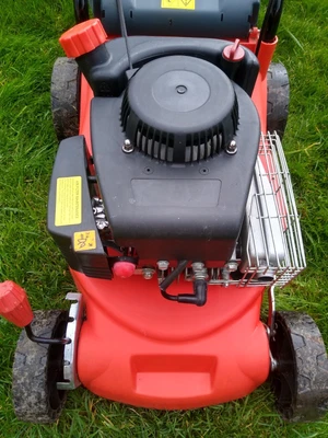 Self Propelled Petrol Lawnmower Deals ⇒ Best Sales in UK | Dealsan
