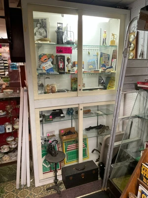 Best Vintage Display Case Deals | Dealsan